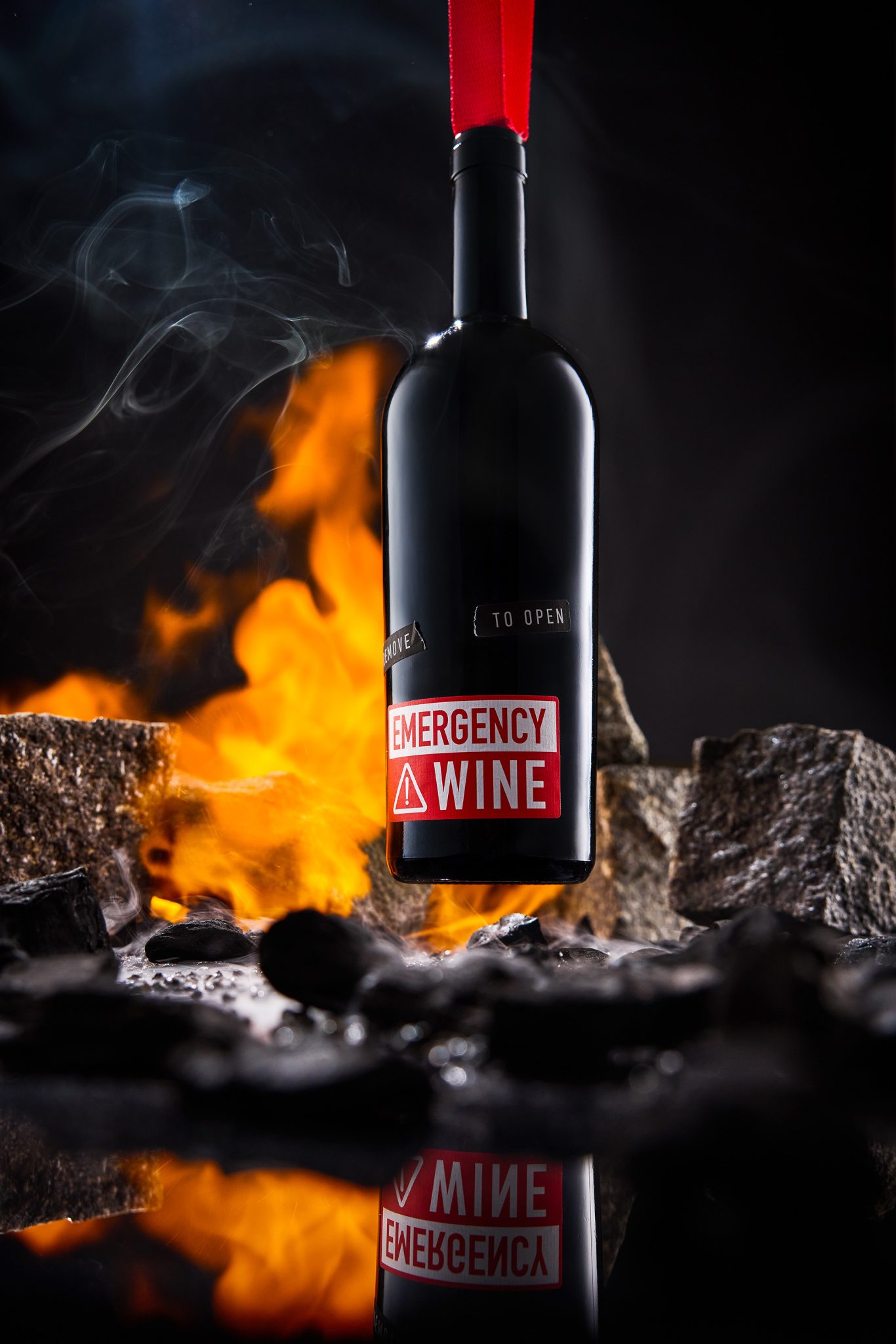 EMERGENCY WINE – Handmade limited edition – Packaging Of The World